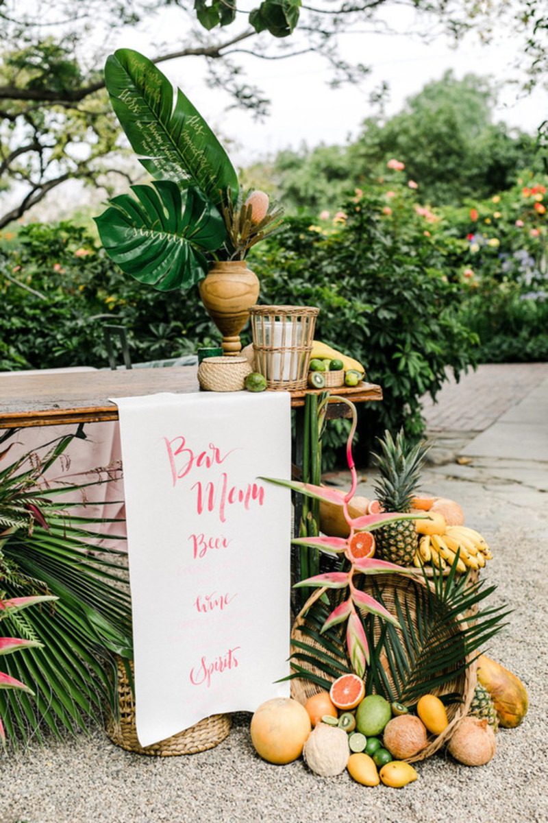 Coco na decoração de casamento: tudo sobre esse toque tropical