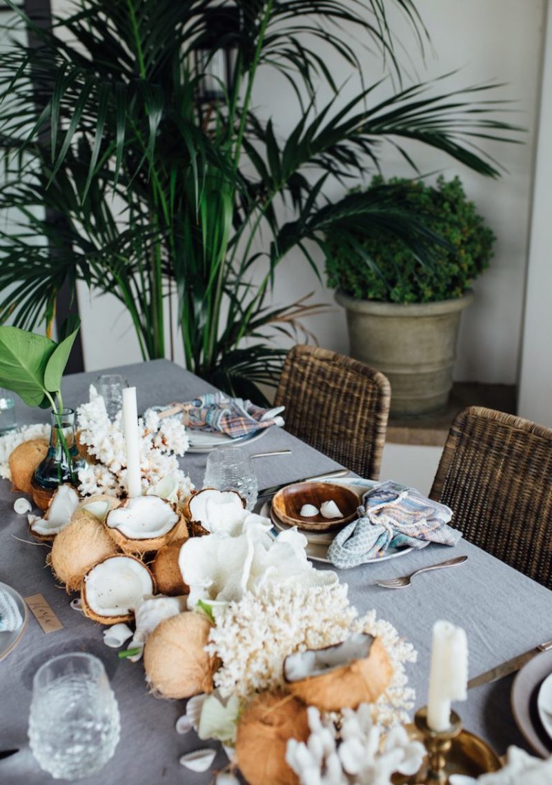 Coco na decoração de casamento: tudo sobre esse toque tropical